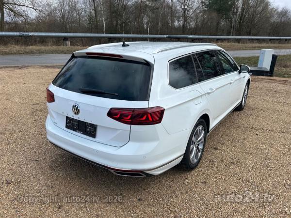 White Volkswagen Passat 2020 in Voru, with an engine capacity of 1.40 L and mileage of 193 thousand km for 15990 €, photo 6 on AUTOMOTO.COM.LV