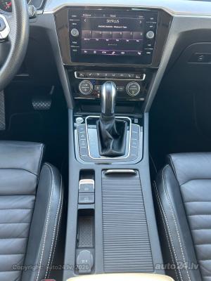 White Volkswagen Passat 2020 in Voru, with an engine capacity of 1.40 L and mileage of 193 thousand km for 15990 €, photo 12 on AUTOMOTO.COM.LV