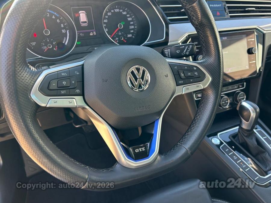 White Volkswagen Passat 2020 in Voru, with an engine capacity of 1.40 L and mileage of 193 thousand km for 15990 €, photo 16 on AUTOMOTO.COM.LV