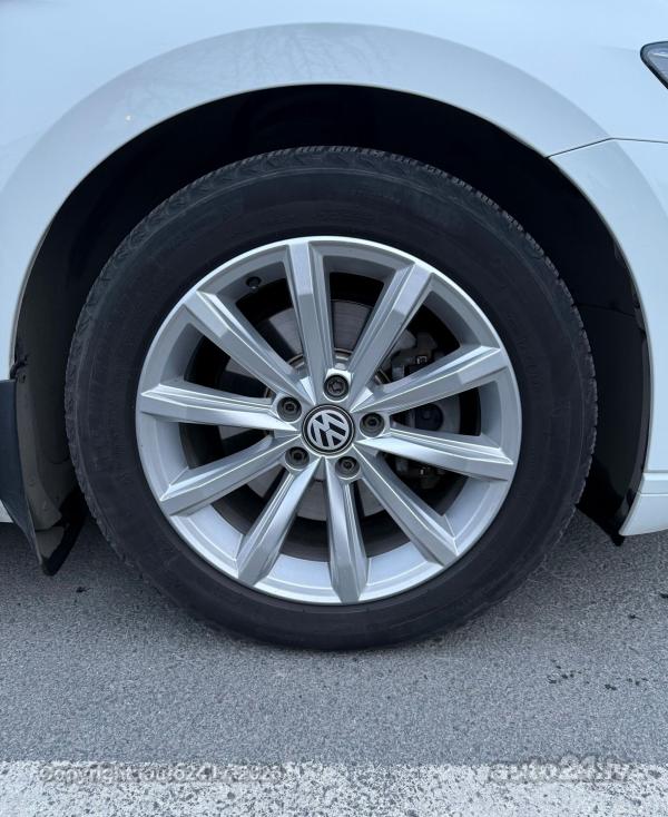 White Volkswagen Passat 2020 in Tallinn, with an engine capacity of 2.00 L and mileage of 330 thousand km for 15500 €, photo 7 on AUTOMOTO.COM.LV