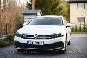 White Volkswagen Passat 2020 in Tallinn, with an engine capacity of 1.40 L and mileage of 221 thousand km for 17700 €, photo 4 on AUTOMOTO.COM.LV