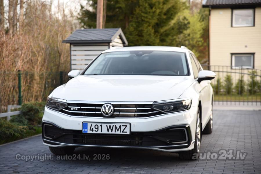 White Volkswagen Passat 2020 in Tallinn, with an engine capacity of 1.40 L and mileage of 221 thousand km for 17700 €, photo 4 on AUTOMOTO.COM.LV