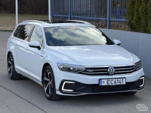 White Volkswagen Passat 2020 in Vilnius, with an engine capacity of 1.40 L and mileage of 186 thousand km for 18500 €, photo 7 on AUTOMOTO.COM.LV