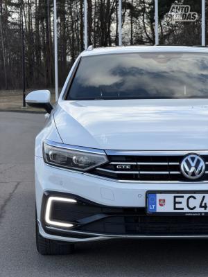 White Volkswagen Passat 2020 in Vilnius, with an engine capacity of 1.40 L and mileage of 186 thousand km for 18500 €, photo 10 on AUTOMOTO.COM.LV