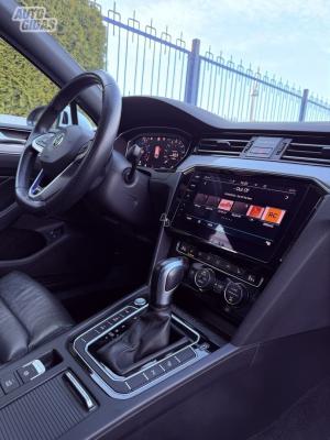 White Volkswagen Passat 2020 in Vilnius, with an engine capacity of 1.40 L and mileage of 186 thousand km for 18500 €, photo 13 on AUTOMOTO.COM.LV