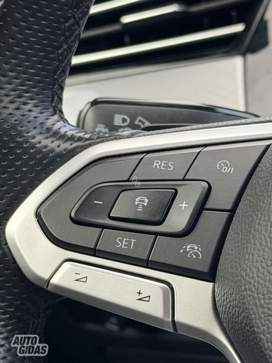 White Volkswagen Passat 2020 in Vilnius, with an engine capacity of 1.40 L and mileage of 186 thousand km for 18500 €, photo 16 on AUTOMOTO.COM.LV