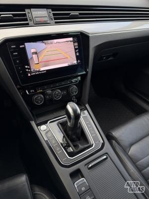 White Volkswagen Passat 2020 in Vilnius, with an engine capacity of 1.40 L and mileage of 186 thousand km for 18500 €, photo 19 on AUTOMOTO.COM.LV