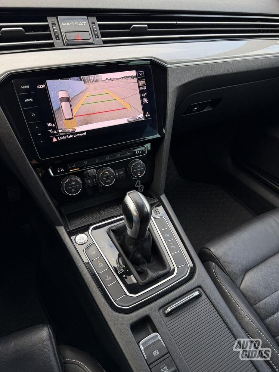 White Volkswagen Passat 2020 in Vilnius, with an engine capacity of 1.40 L and mileage of 186 thousand km for 18500 €, photo 19 on AUTOMOTO.COM.LV