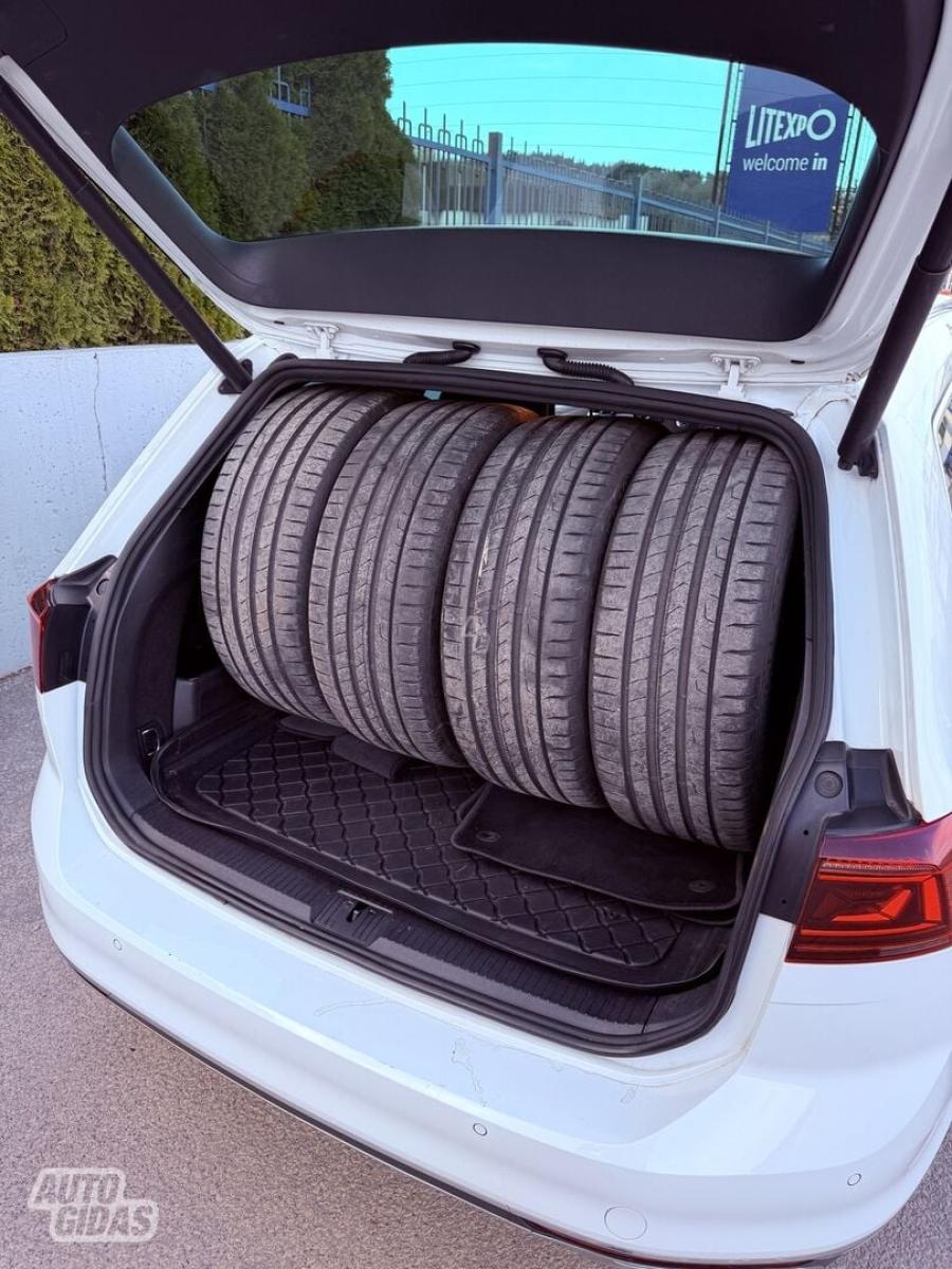 White Volkswagen Passat 2020 in Vilnius, with an engine capacity of 1.40 L and mileage of 186 thousand km for 18500 €, photo 31 on AUTOMOTO.COM.LV