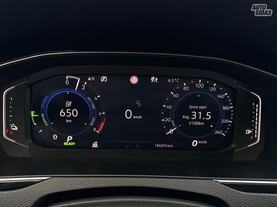 White Volkswagen Passat 2020 in Vilnius, with an engine capacity of 1.40 L and mileage of 186 thousand km for 18500 €, photo 33 on AUTOMOTO.COM.LV