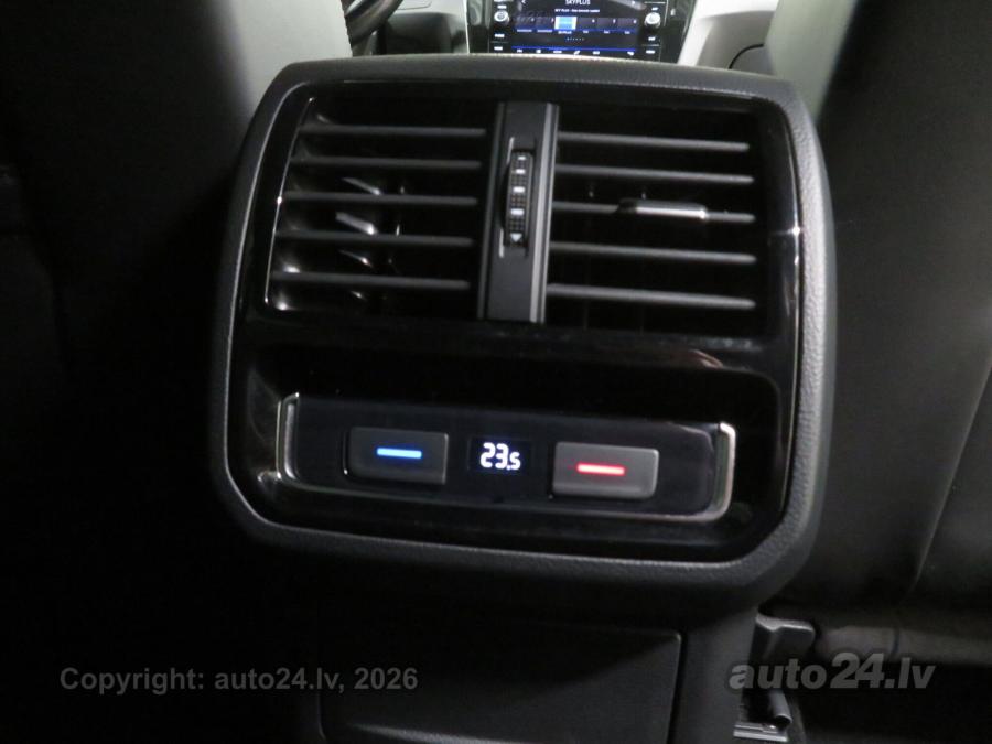 Balts Volkswagen Passat 2020 Tallina, ar dzinēja tilpumu 2.00 L un nobraukumu 215 tūkst. km par 21000 €, foto 8 vietnē AUTOMOTO.COM.LV