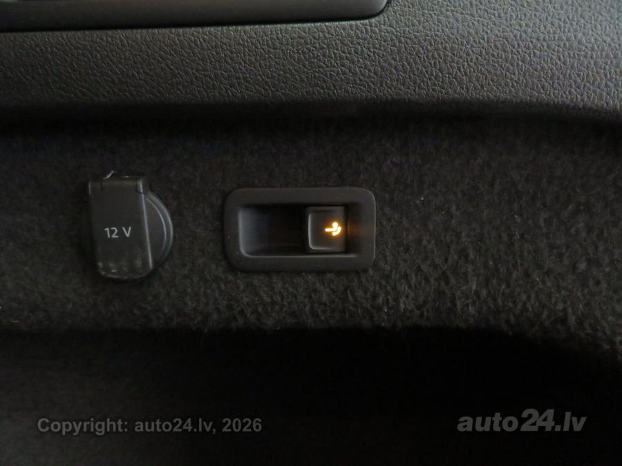 Balts Volkswagen Passat 2020 Tallina, ar dzinēja tilpumu 2.00 L un nobraukumu 215 tūkst. km par 21000 €, foto 11 vietnē AUTOMOTO.COM.LV