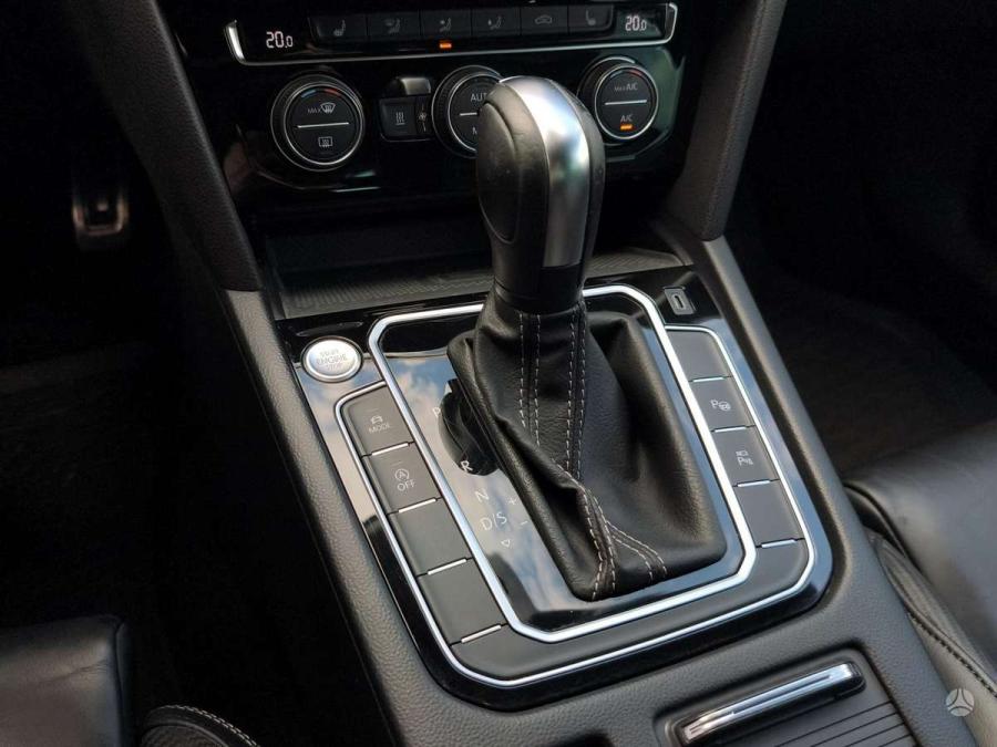 White Volkswagen Passat 2020 in Vilnius, with an engine capacity of 2.00 L and mileage of 151 thousand km for 24999 €, photo 17 on AUTOMOTO.COM.LV
