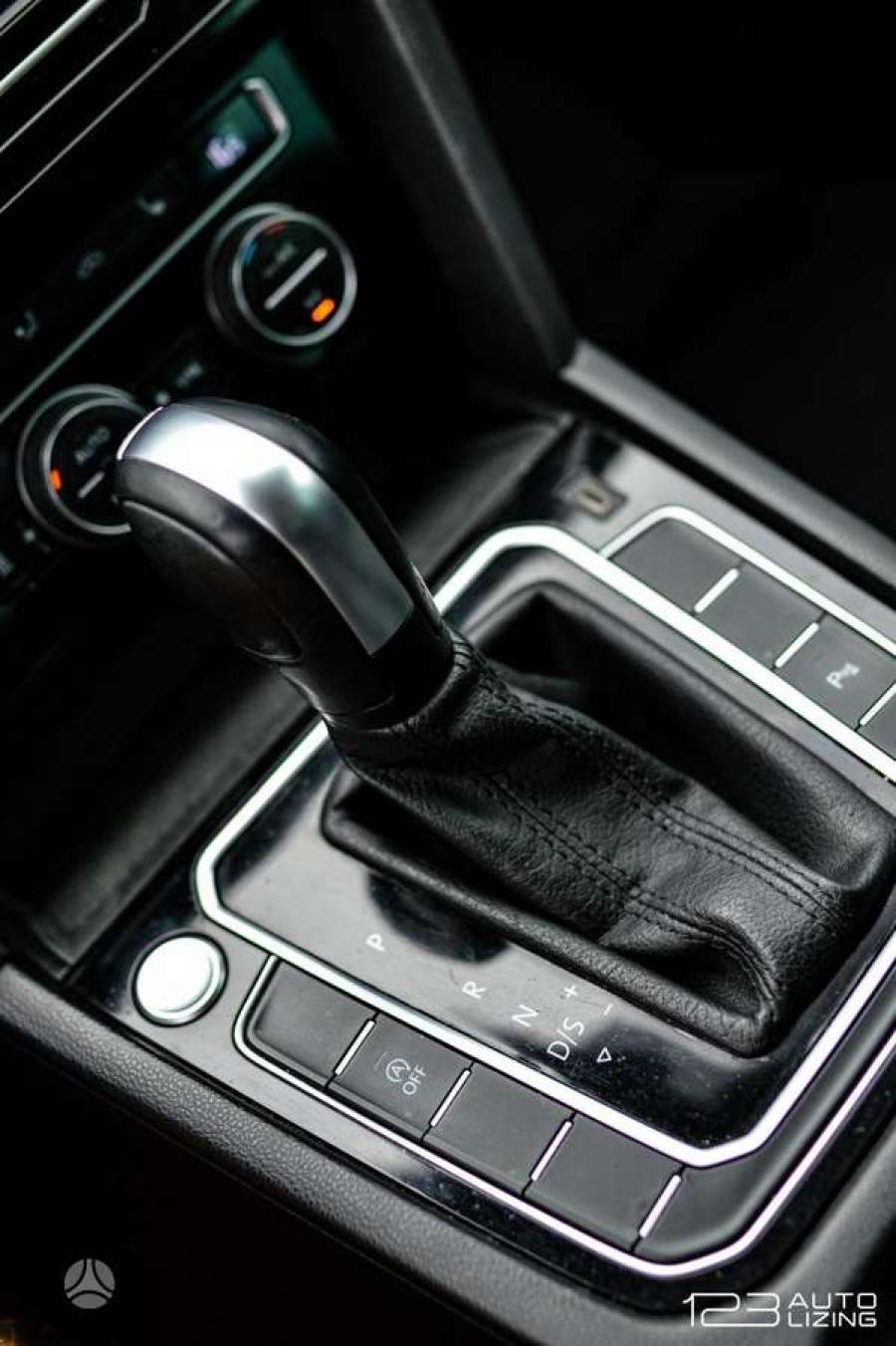 Balts Volkswagen Passat 2020 Kretinga, ar dzinēja tilpumu 2.00 L un nobraukumu 298 tūkst. km par 10999 €, foto 17 vietnē AUTOMOTO.COM.LV
