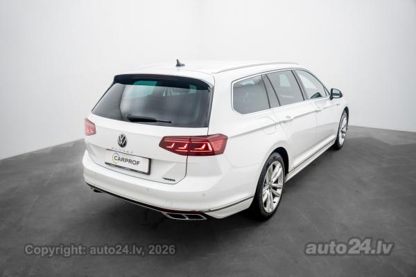 White Volkswagen Passat 2020 in Tallinn, with an engine capacity of 2.00 L and mileage of 211 thousand km for 19999 €, photo 4 on AUTOMOTO.COM.LV