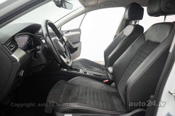 White Volkswagen Passat 2020 in Tallinn, with an engine capacity of 2.00 L and mileage of 211 thousand km for 19999 €, photo 8 on AUTOMOTO.COM.LV
