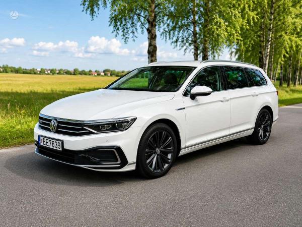 White Volkswagen Passat 2020 in Kaunas, with an engine capacity of 1.40 L and mileage of 176 thousand km for 15599 €, photo 2 on AUTOMOTO.COM.LV