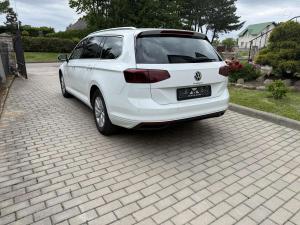White Volkswagen Passat 2020 in Vilnius, with an engine capacity of 1.97 L and mileage of 149 thousand km for 14500 €, photo 3 on AUTOMOTO.COM.LV