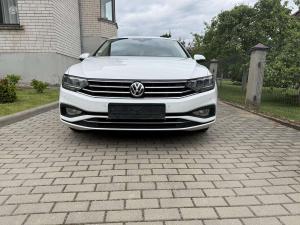 White Volkswagen Passat 2020 in Vilnius, with an engine capacity of 1.97 L and mileage of 149 thousand km for 14500 €, photo 6 on AUTOMOTO.COM.LV