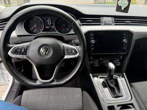 White Volkswagen Passat 2020 in Vilnius, with an engine capacity of 1.97 L and mileage of 149 thousand km for 14500 €, photo 8 on AUTOMOTO.COM.LV