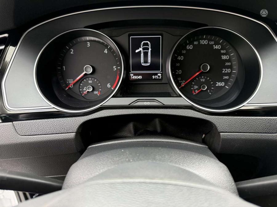 White Volkswagen Passat 2020 in Vilnius, with an engine capacity of 1.97 L and mileage of 149 thousand km for 14500 €, photo 9 on AUTOMOTO.COM.LV