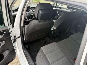 White Volkswagen Passat 2020 in Vilnius, with an engine capacity of 1.97 L and mileage of 149 thousand km for 14500 €, photo 13 on AUTOMOTO.COM.LV