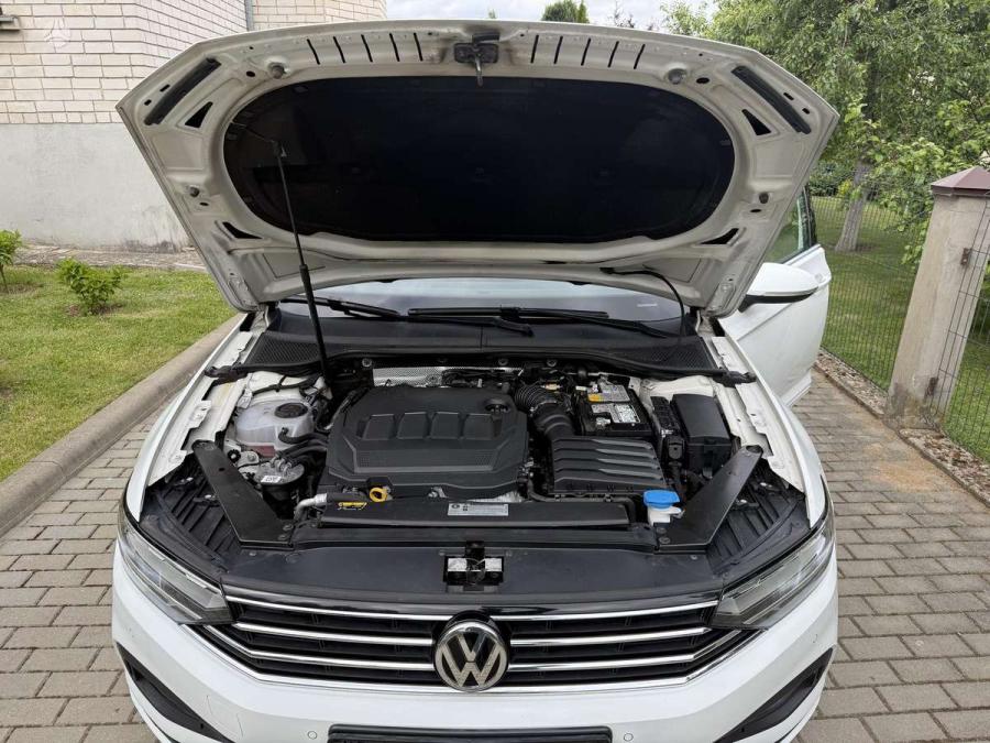 White Volkswagen Passat 2020 in Vilnius, with an engine capacity of 1.97 L and mileage of 149 thousand km for 14500 €, photo 17 on AUTOMOTO.COM.LV