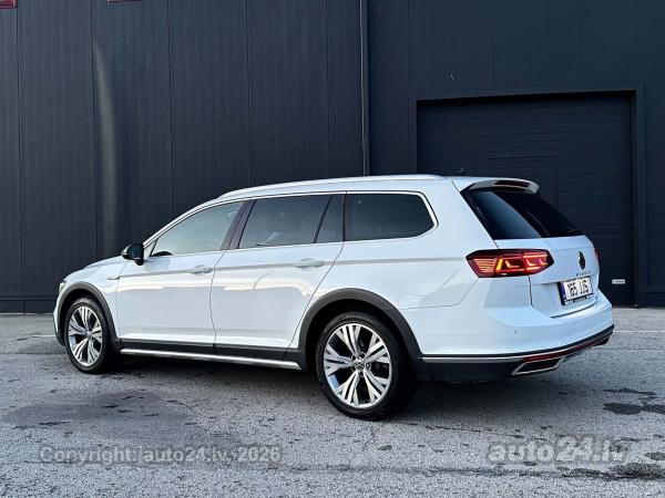White Volkswagen Passat 2020 in Narva, with an engine capacity of 2.00 L and mileage of 150 thousand km for 24490 €, photo 7 on AUTOMOTO.COM.LV