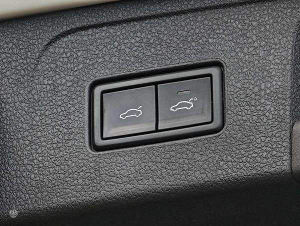 Balts Volkswagen Passat 2020 Viļņa, ar dzinēja tilpumu 1.97 L un nobraukumu 133 tūkst. km par 19500 €, foto 11 vietnē AUTOMOTO.COM.LV
