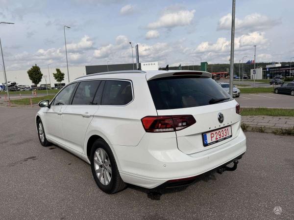 Volkswagen Passat 2020 Viļņa vietnē Balts Volkswagen Passat 2020 Viļņa, ar dzinēja tilpumu 1.50 L un nobraukumu 229 tūkst. km par 13250 €, foto 8 vietnē AUTOMOTO.COM.LV
