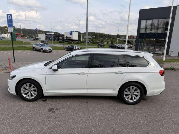 Volkswagen Passat 2020 Viļņa vietnē Balts Volkswagen Passat 2020 Viļņa, ar dzinēja tilpumu 1.50 L un nobraukumu 229 tūkst. km par 13250 €, foto 9 vietnē AUTOMOTO.COM.LV