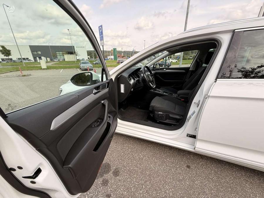 Balts Volkswagen Passat 2020 Viļņa, ar dzinēja tilpumu 1.50 L un nobraukumu 229 tūkst. km par 13250 €, foto 28 vietnē AUTOMOTO.COM.LV
