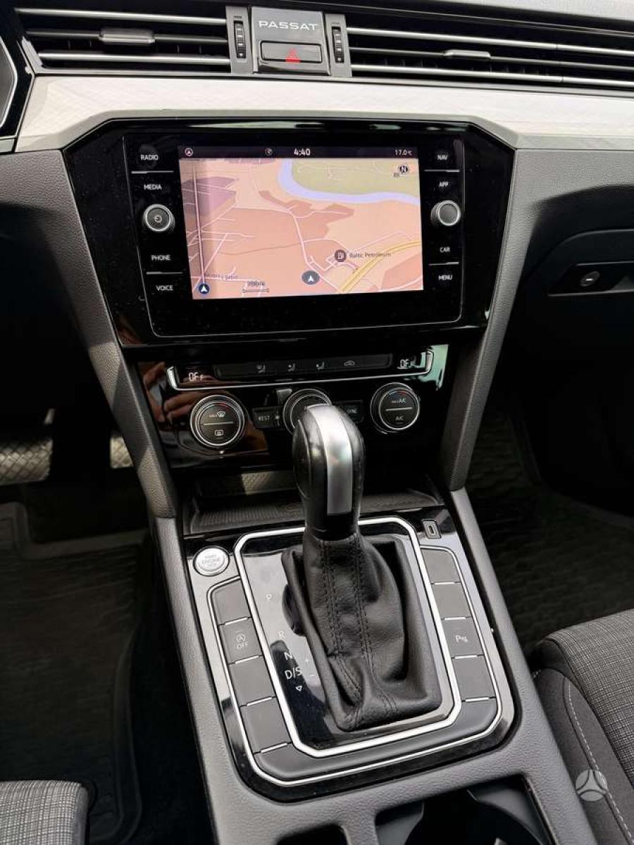 Balts Volkswagen Passat 2020 Viļņa, ar dzinēja tilpumu 1.50 L un nobraukumu 229 tūkst. km par 13250 €, foto 39 vietnē AUTOMOTO.COM.LV