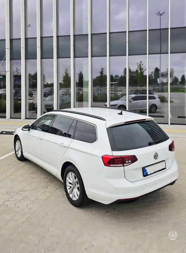 Volkswagen Passat 2020 Viļņa vietnē Balts Volkswagen Passat 2020 Viļņa, ar dzinēja tilpumu 1.50 L un nobraukumu 202 tūkst. km par 13500 €, foto 6 vietnē AUTOMOTO.COM.LV