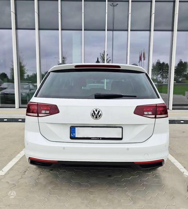 Volkswagen Passat 2020 Viļņa vietnē Balts Volkswagen Passat 2020 Viļņa, ar dzinēja tilpumu 1.50 L un nobraukumu 202 tūkst. km par 13500 €, foto 8 vietnē AUTOMOTO.COM.LV