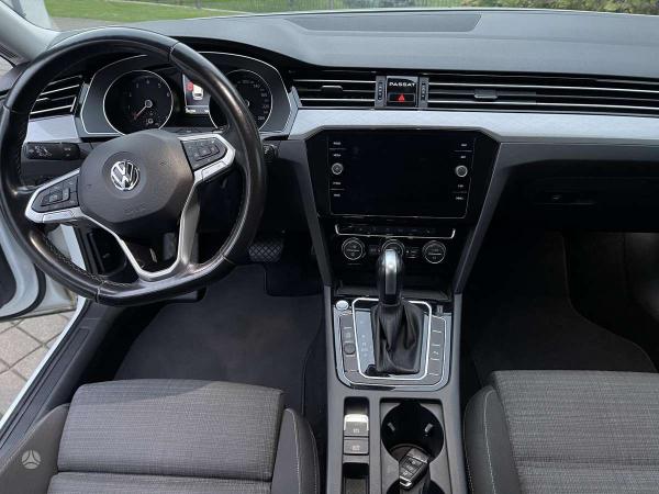 Volkswagen Passat 2020 Viļņa vietnē Balts Volkswagen Passat 2020 Viļņa, ar dzinēja tilpumu 1.50 L un nobraukumu 202 tūkst. km par 13500 €, foto 10 vietnē AUTOMOTO.COM.LV
