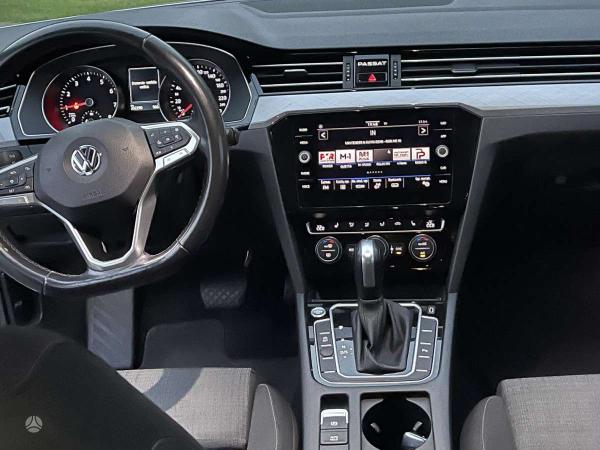 Volkswagen Passat 2020 Viļņa vietnē Balts Volkswagen Passat 2020 Viļņa, ar dzinēja tilpumu 1.50 L un nobraukumu 202 tūkst. km par 13500 €, foto 11 vietnē AUTOMOTO.COM.LV