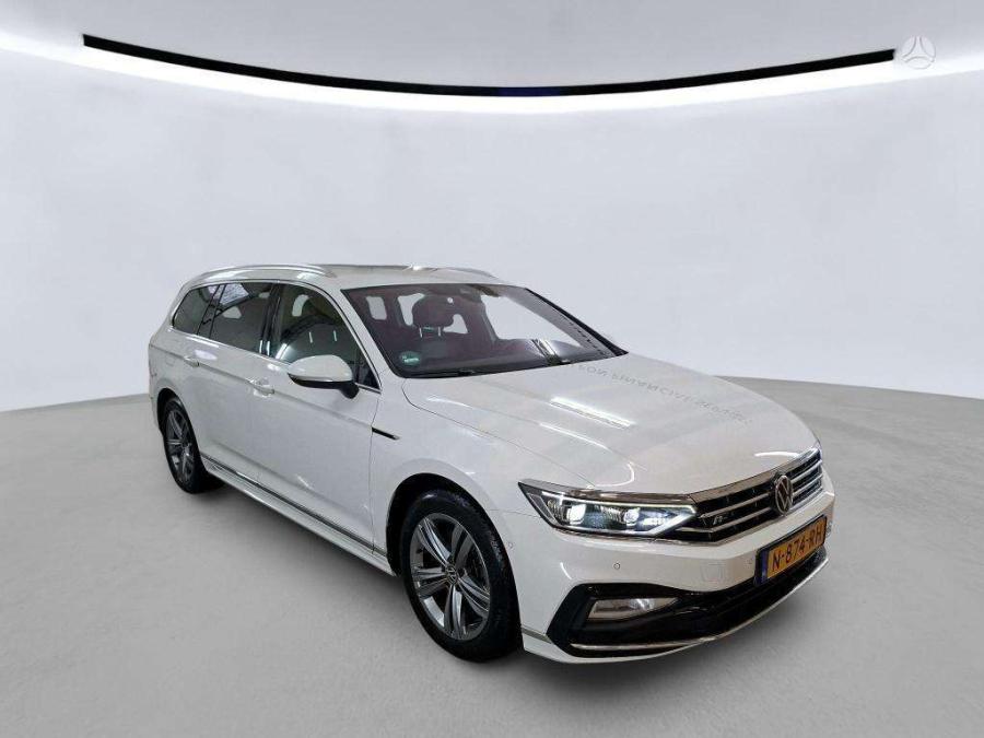 Balts Volkswagen Passat 2021 Kauņa, ar dzinēja tilpumu 1.50 L un nobraukumu 171 tūkst. km par 20389 €, foto 1 vietnē AUTOMOTO.COM.LV