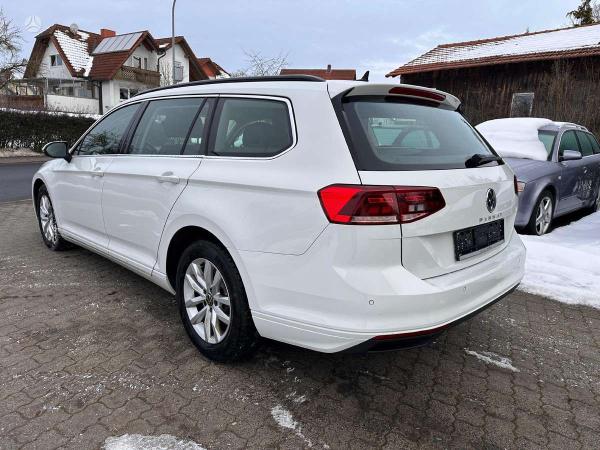 Balts Volkswagen Passat 2021 Utena, ar dzinēja tilpumu 1.97 L un nobraukumu 270 tūkst. km par 10999 €, foto 2 vietnē AUTOMOTO.COM.LV