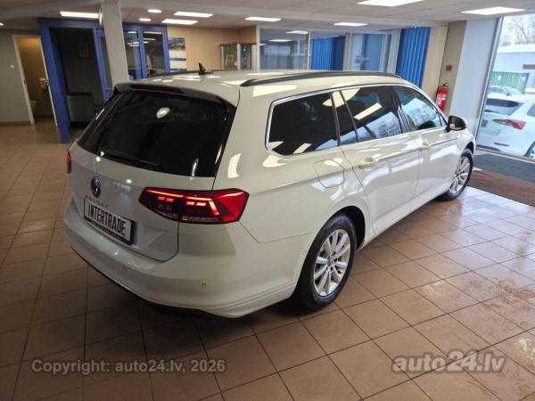 White Volkswagen Passat 2021 in Tartu, with an engine capacity of 2.00 L and mileage of 201 thousand km for 17999 €, photo 4 on AUTOMOTO.COM.LV