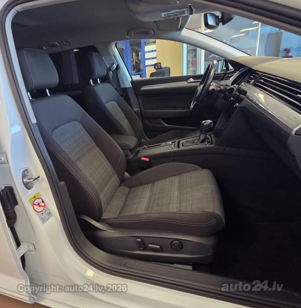 White Volkswagen Passat 2021 in Tartu, with an engine capacity of 2.00 L and mileage of 187 thousand km for 16699 €, photo 8 on AUTOMOTO.COM.LV