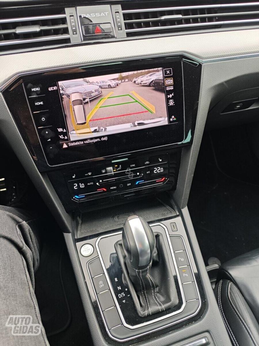 White Volkswagen Passat 2021 in Kaunas, with an engine capacity of 2.00 L and mileage of 269 thousand km for 14899 €, photo 7 on AUTOMOTO.COM.LV