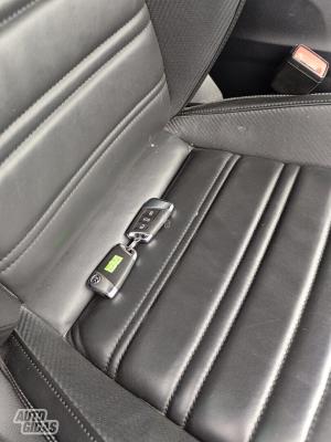 White Volkswagen Passat 2021 in Kaunas, with an engine capacity of 2.00 L and mileage of 269 thousand km for 14899 €, photo 8 on AUTOMOTO.COM.LV
