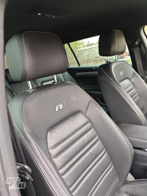 White Volkswagen Passat 2021 in Kaunas, with an engine capacity of 2.00 L and mileage of 269 thousand km for 14899 €, photo 9 on AUTOMOTO.COM.LV