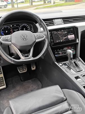White Volkswagen Passat 2021 in Kaunas, with an engine capacity of 2.00 L and mileage of 269 thousand km for 14899 €, photo 15 on AUTOMOTO.COM.LV