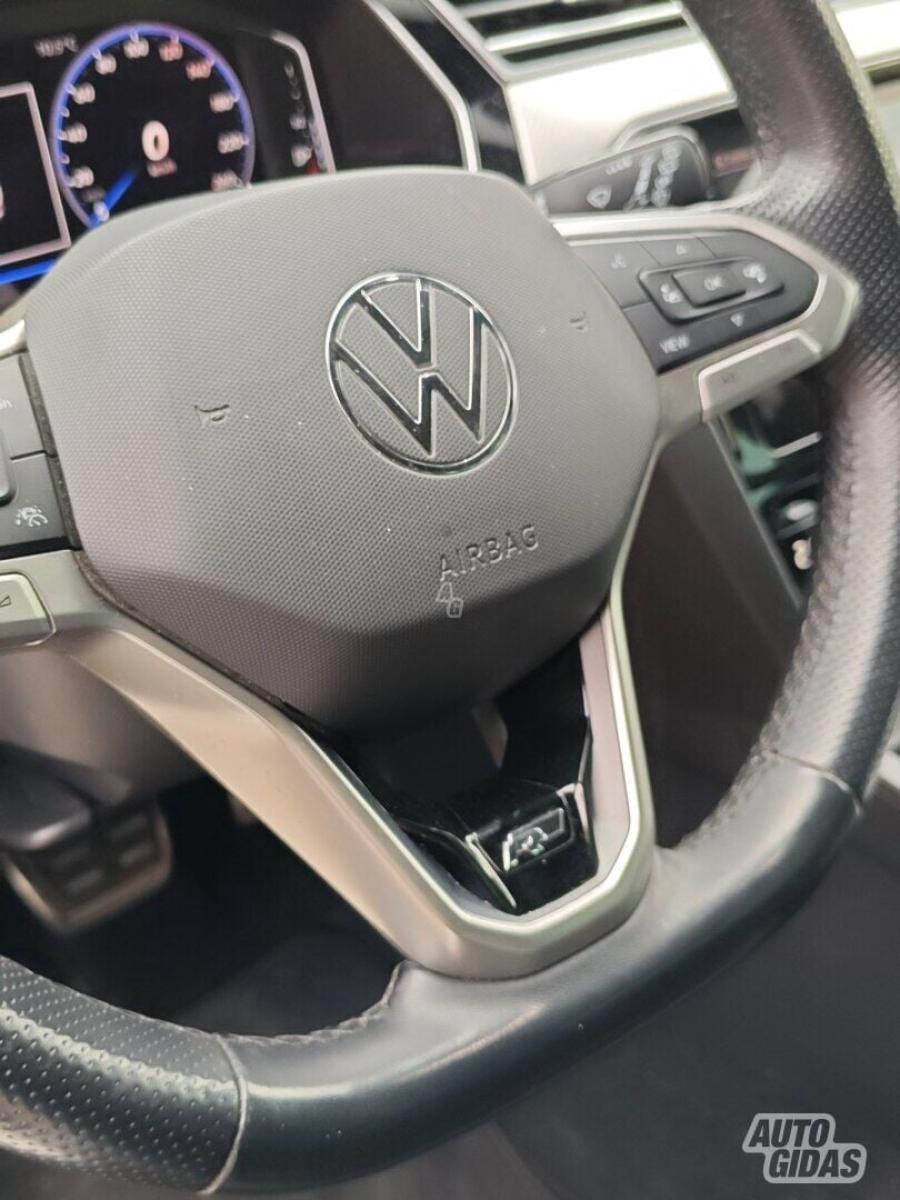 White Volkswagen Passat 2021 in Kaunas, with an engine capacity of 2.00 L and mileage of 269 thousand km for 14899 €, photo 17 on AUTOMOTO.COM.LV
