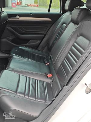 White Volkswagen Passat 2021 in Kaunas, with an engine capacity of 2.00 L and mileage of 269 thousand km for 14899 €, photo 18 on AUTOMOTO.COM.LV