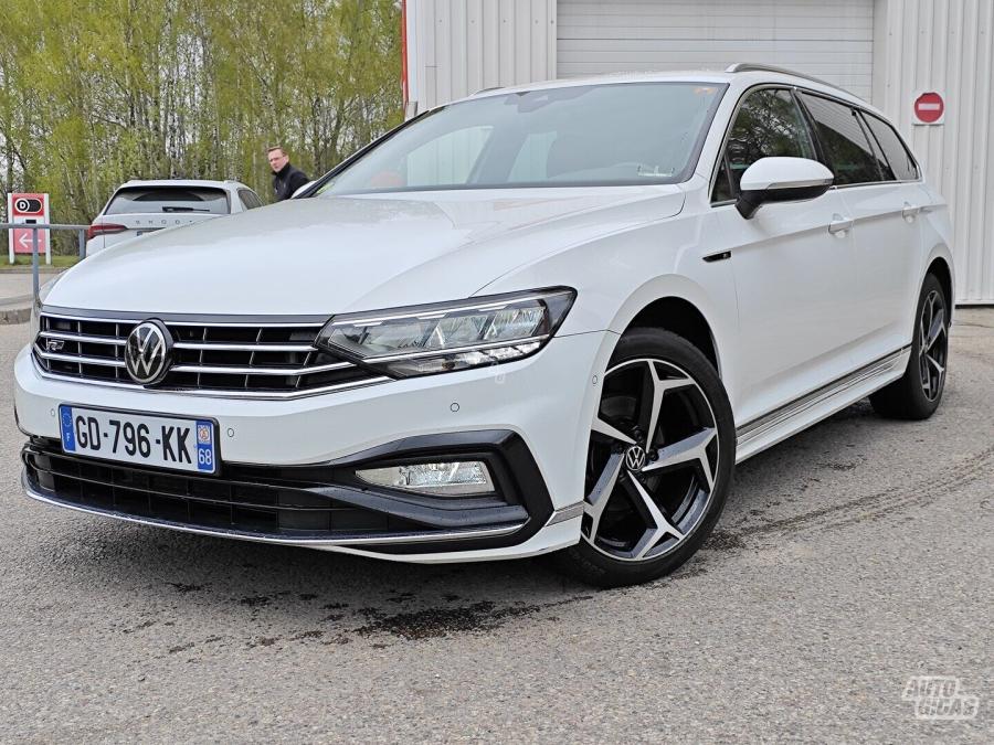 White Volkswagen Passat 2021 in Kaunas, with an engine capacity of 2.00 L and mileage of 269 thousand km for 14899 €, photo 22 on AUTOMOTO.COM.LV