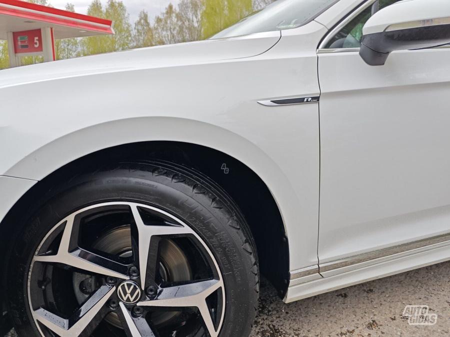 White Volkswagen Passat 2021 in Kaunas, with an engine capacity of 2.00 L and mileage of 269 thousand km for 14899 €, photo 24 on AUTOMOTO.COM.LV