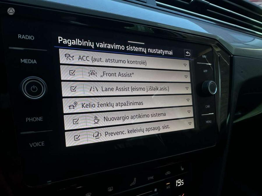 Белый Фольксваген Пассат 2021 в Вилкавишкис, объемом двигателя 1.97 л и пробегом 289 тыс. км за 13500 €, фото 23 на AUTOMOTO.COM.LV